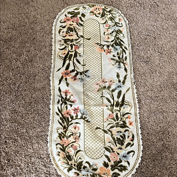 Other | Vintage Elegant Oval Floral Table Runner | Poshmark
